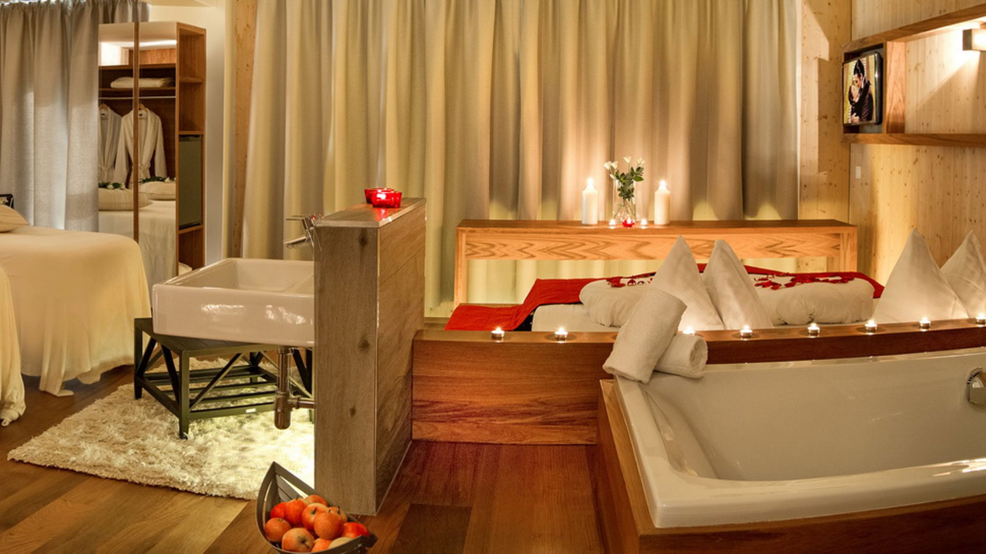 Private Spa - Romantic Spa at the 4 Star Superior Romantic Hotel Alpin ...