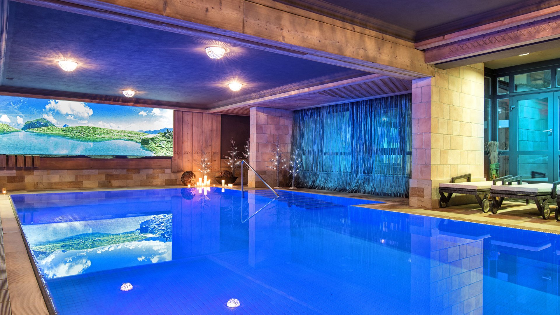 Hotel mit Pool in Saalbach Hinterglemm - Outdoor & Hallenbad